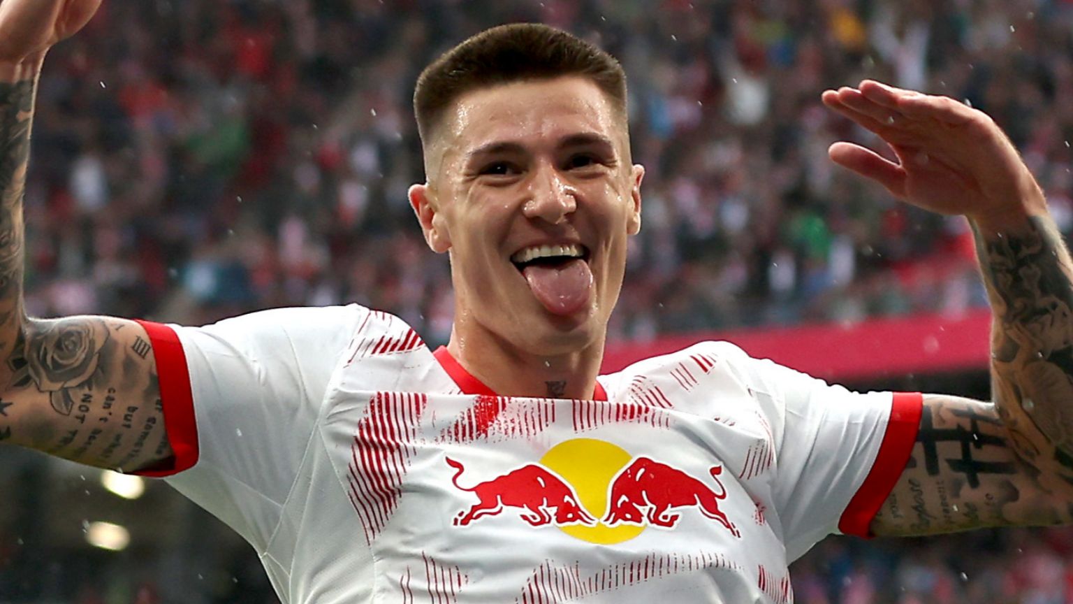 Man Utd learn RB Leipzig's revised Benjamin Sesko asking price in transfer battle with Newcastle ...